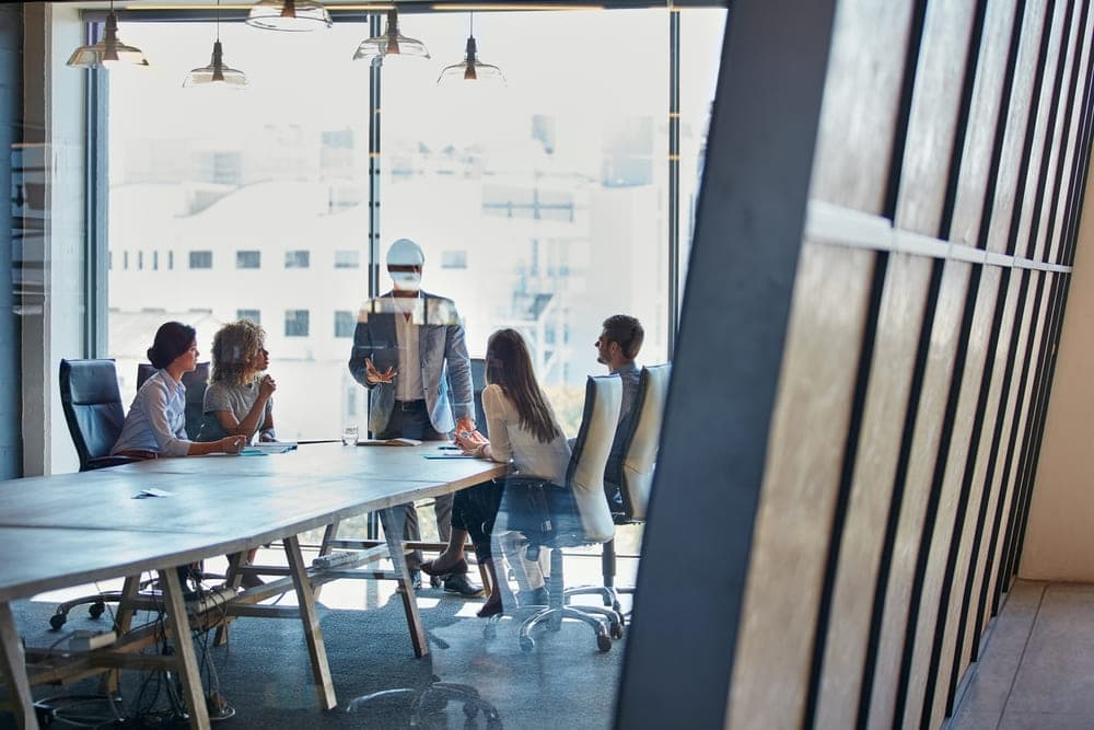Understanding the Work Culture in the UK Before You Intern
